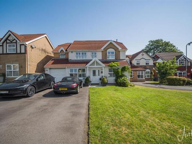 4 bedroom detached house for sale