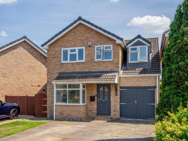 4 bedroom detached house for sale