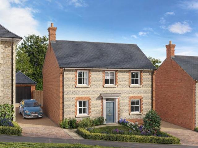 4 bedroom detached house for sale