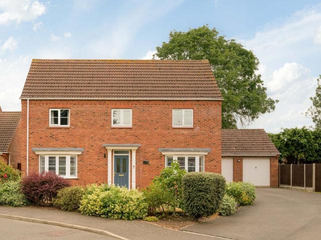 4 bedroom detached house for sale