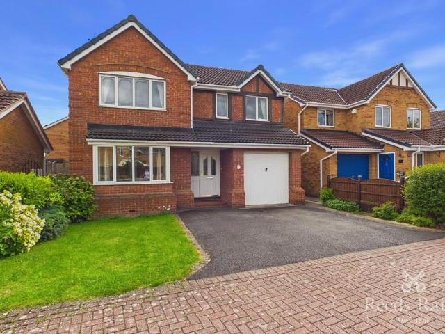 4 bedroom detached house for sale