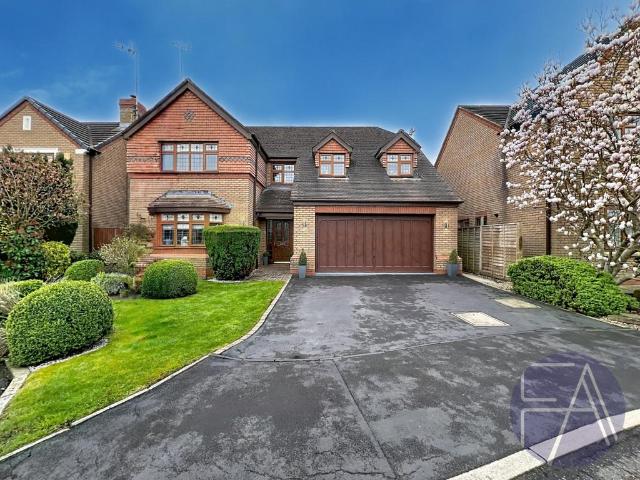 4 bedroom detached house for sale