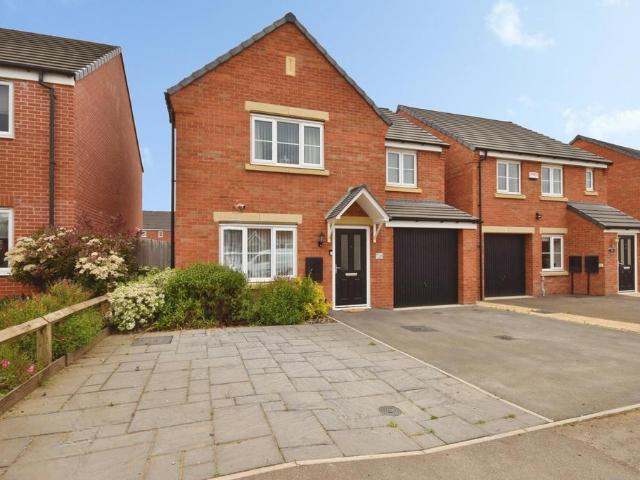 4 bedroom detached house for sale