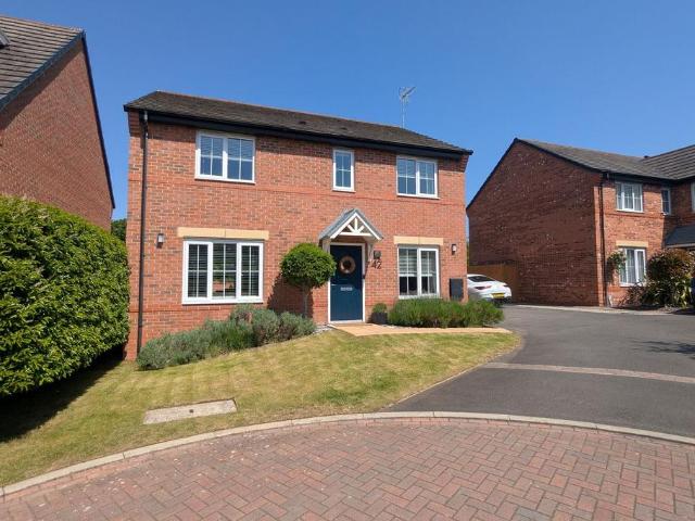 4 bedroom detached house for sale