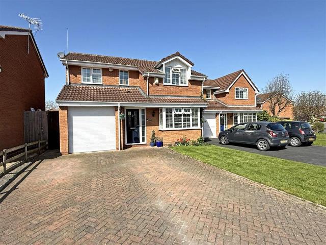 4 bedroom detached house for sale