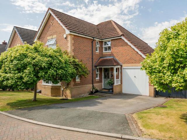 4 bedroom detached house for sale