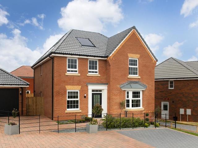 4 bedroom detached house for sale
