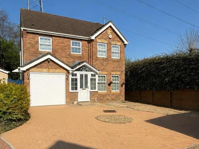 4 bedroom detached house for sale