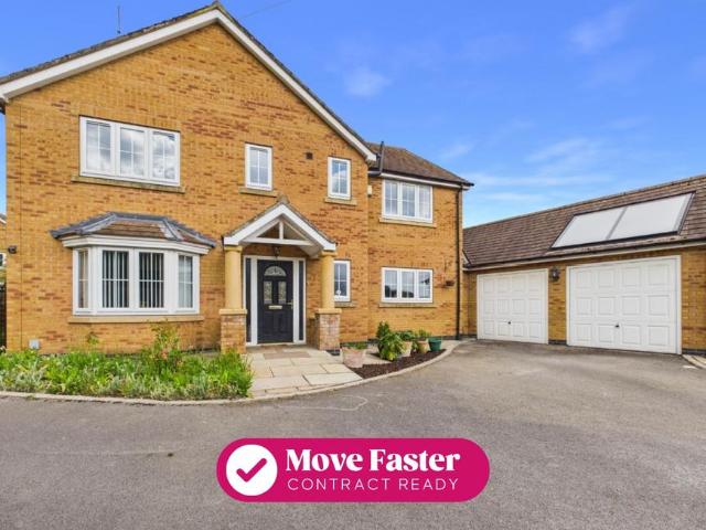 4 bedroom detached house for sale