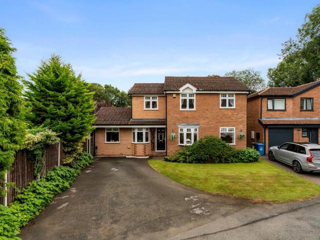 4 bedroom detached house for sale