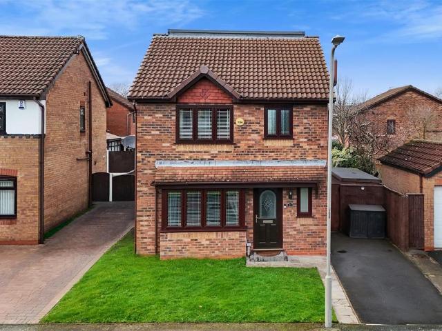4 bedroom detached house for sale