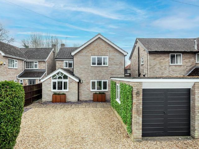 4 bedroom detached house for sale