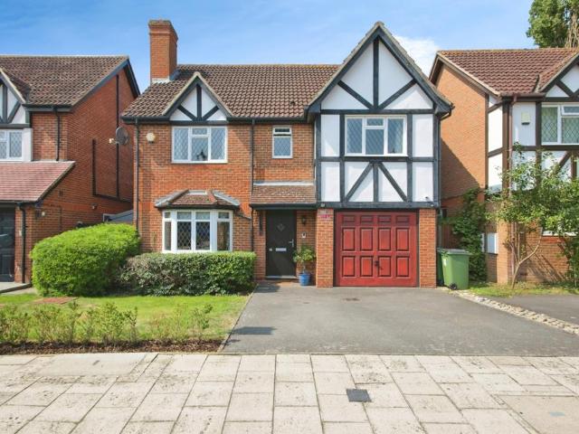 4 bedroom detached house for sale