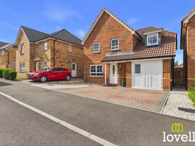 4 bedroom detached house for sale