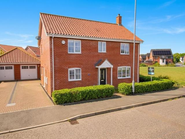 4 bedroom detached house for sale