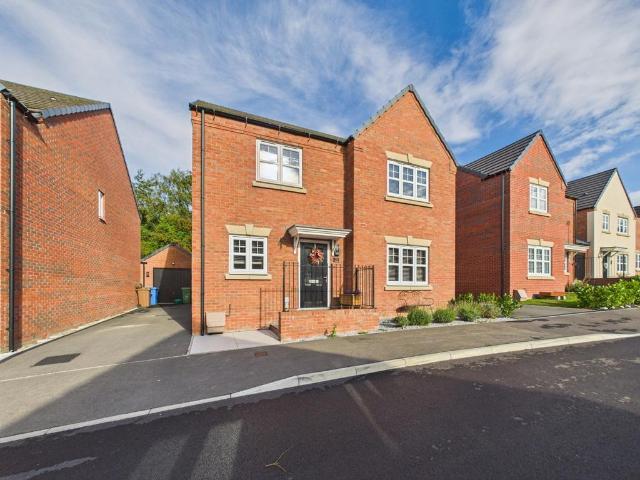4 bedroom detached house for sale