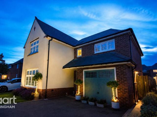4 bedroom detached house for sale