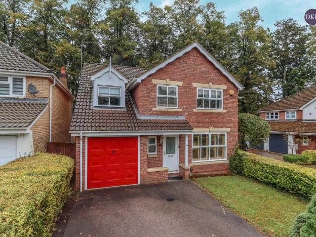 4 bedroom detached house for sale