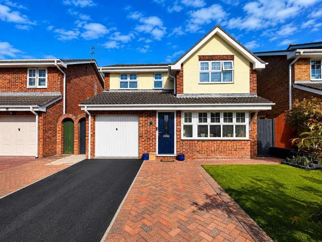 4 bedroom detached house for sale