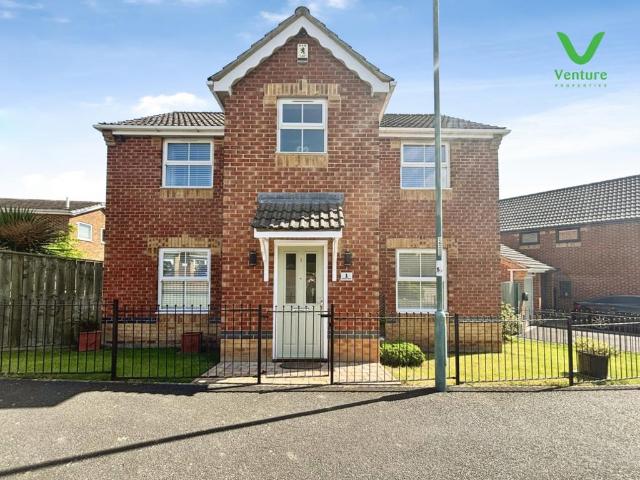 4 bedroom detached house for sale