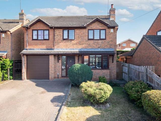 4 bedroom detached house for sale