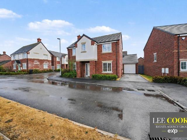 4 bedroom detached house for sale
