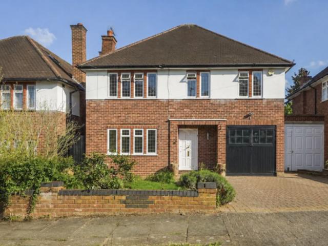 4 bedroom detached house for sale