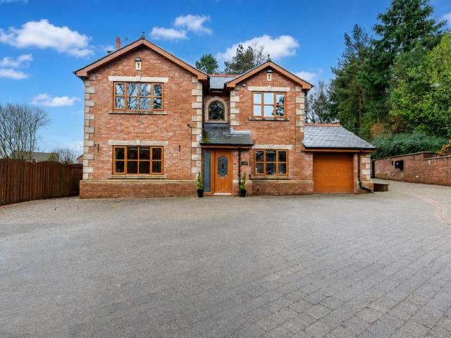 4 bedroom detached house for sale