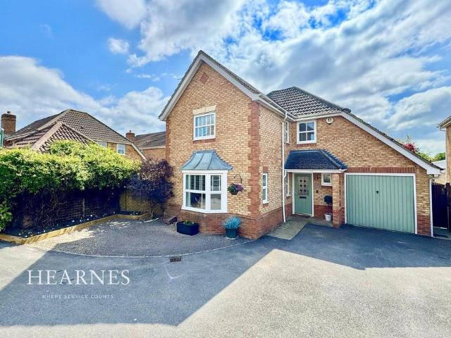 4 bedroom detached house for sale