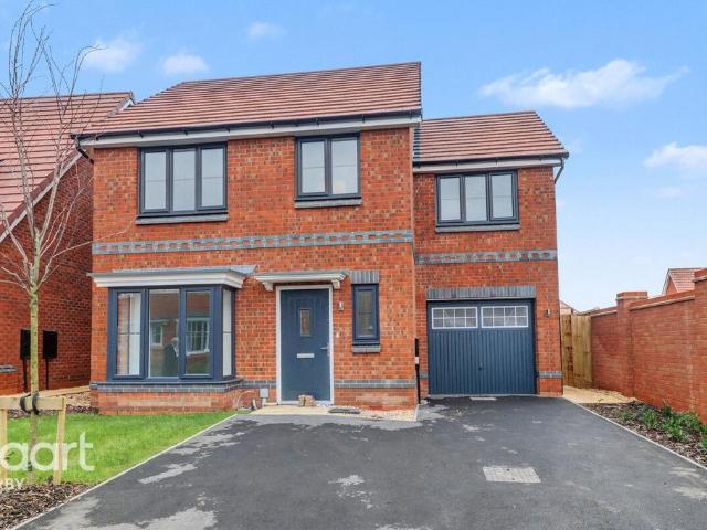 4 bedroom detached house for sale