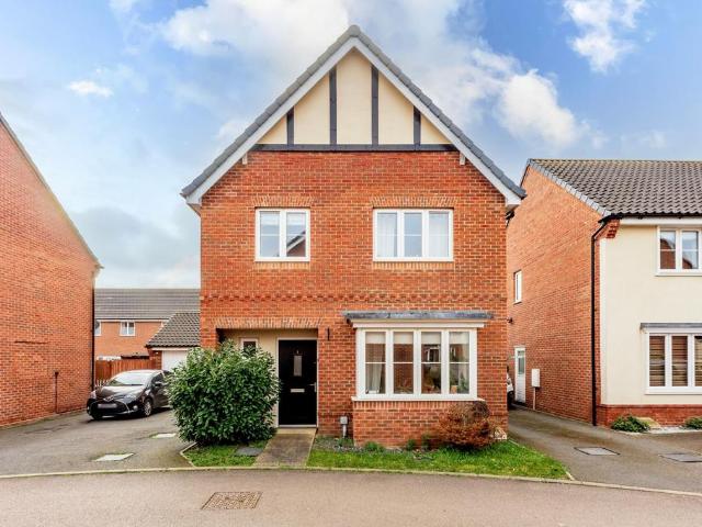 4 bedroom detached house for sale