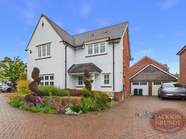 4 bedroom detached house for sale