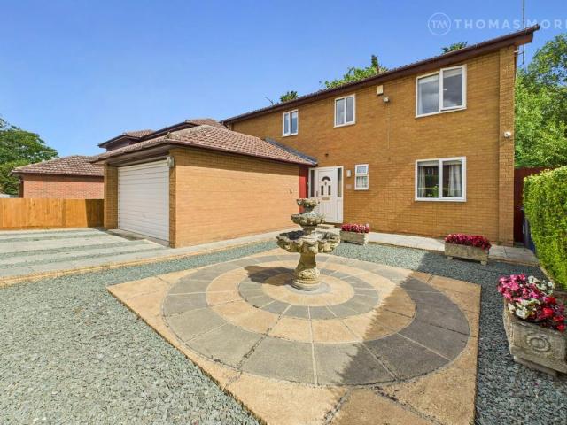 4 bedroom detached house for sale