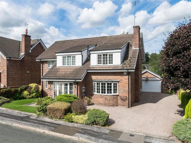 4 bedroom detached house for sale