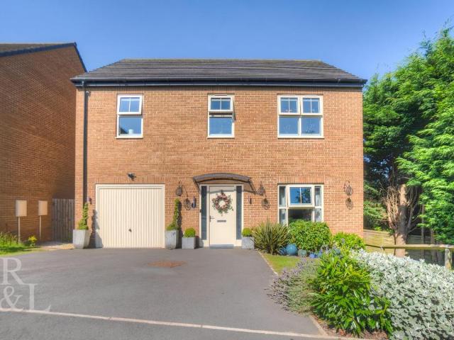 4 bedroom detached house for sale