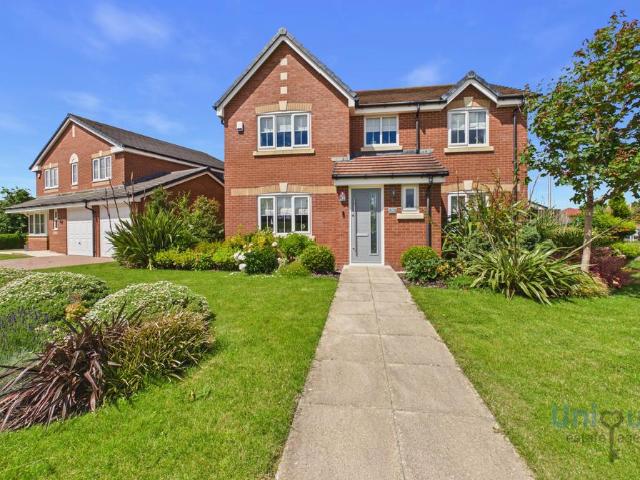 4 bedroom detached house for sale
