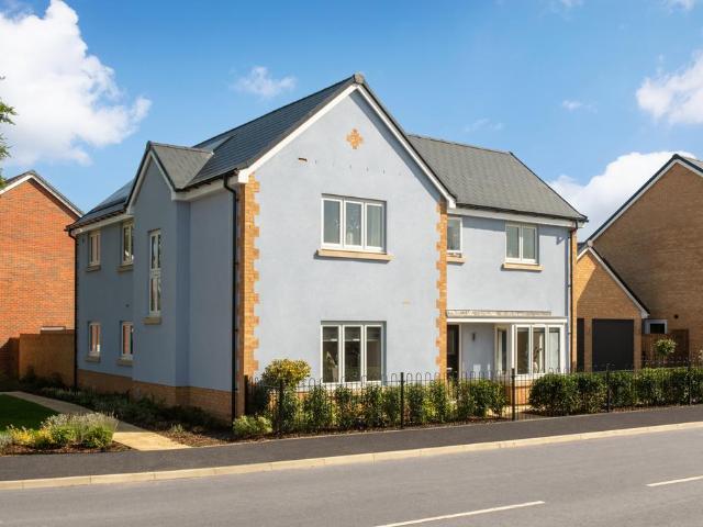 4 bedroom detached house for sale