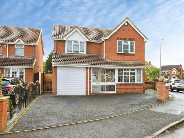 4 bedroom detached house for sale