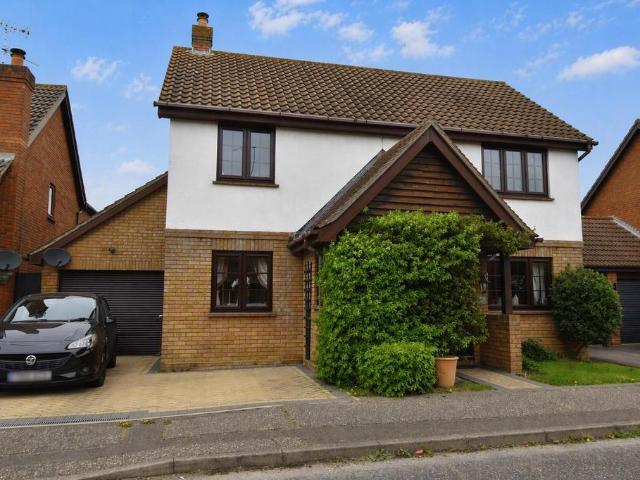 4 bedroom detached house for sale
