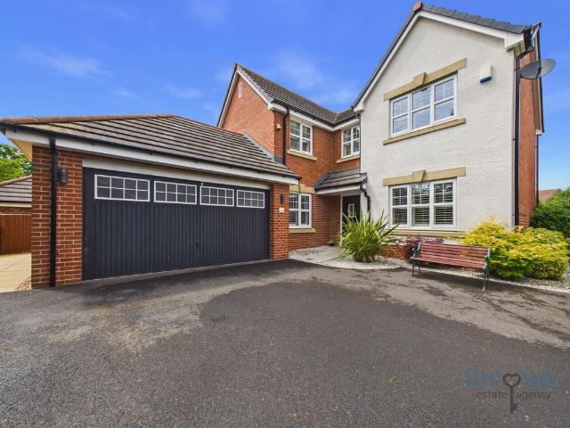 4 bedroom detached house for sale