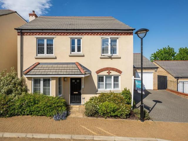 4 bedroom detached house for sale
