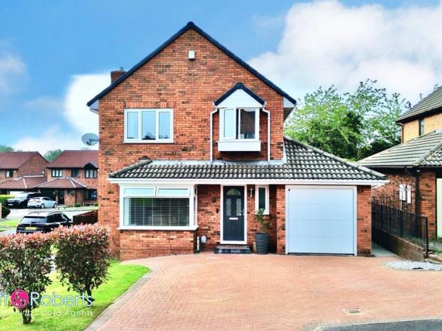 4 bedroom detached house for sale