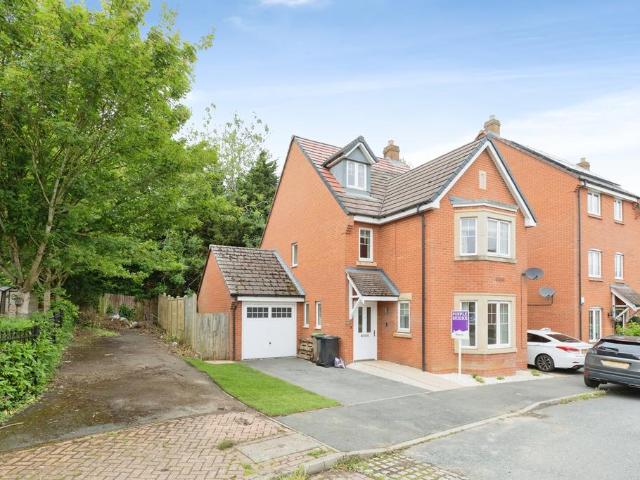 4 bedroom detached house for sale