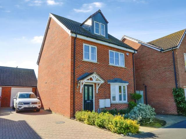 4 bedroom detached house for sale