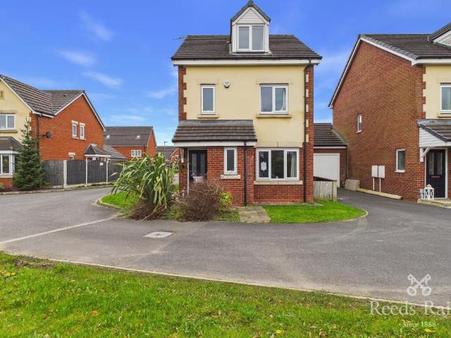 4 bedroom detached house for sale