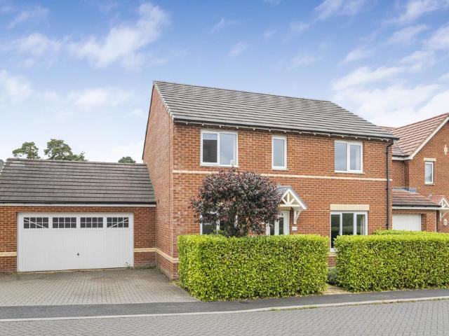 4 bedroom detached house for sale
