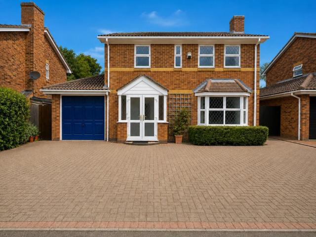 4 bedroom detached house for sale