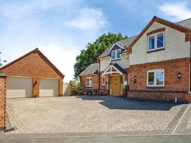 4 bedroom detached house for sale