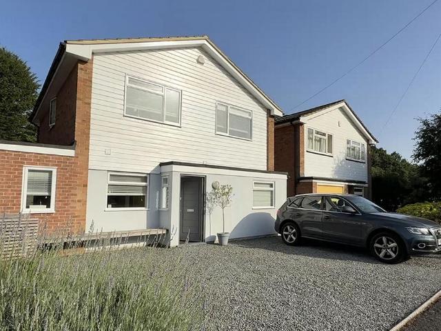 4 bedroom detached house for sale