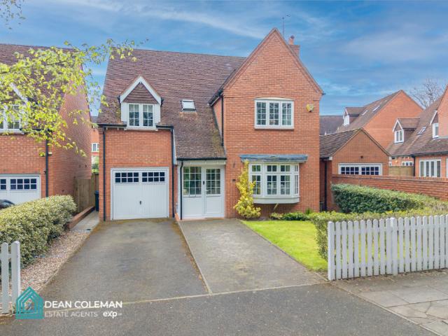 4 bedroom detached house for sale